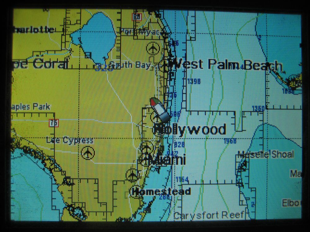 Standard Horizon CP190i Color GPS Chart Plotter - Max Marine Electronics