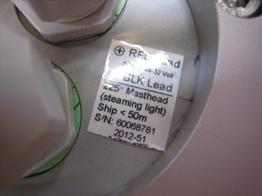 LopoLight 300-031 Masthead LED Modular Marine Light 5 NM White - Used ...