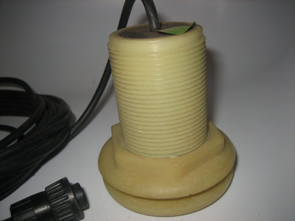 Radarsonics 200 Khz Thru-Hull Plastic Low Profile Transducer - Max ...