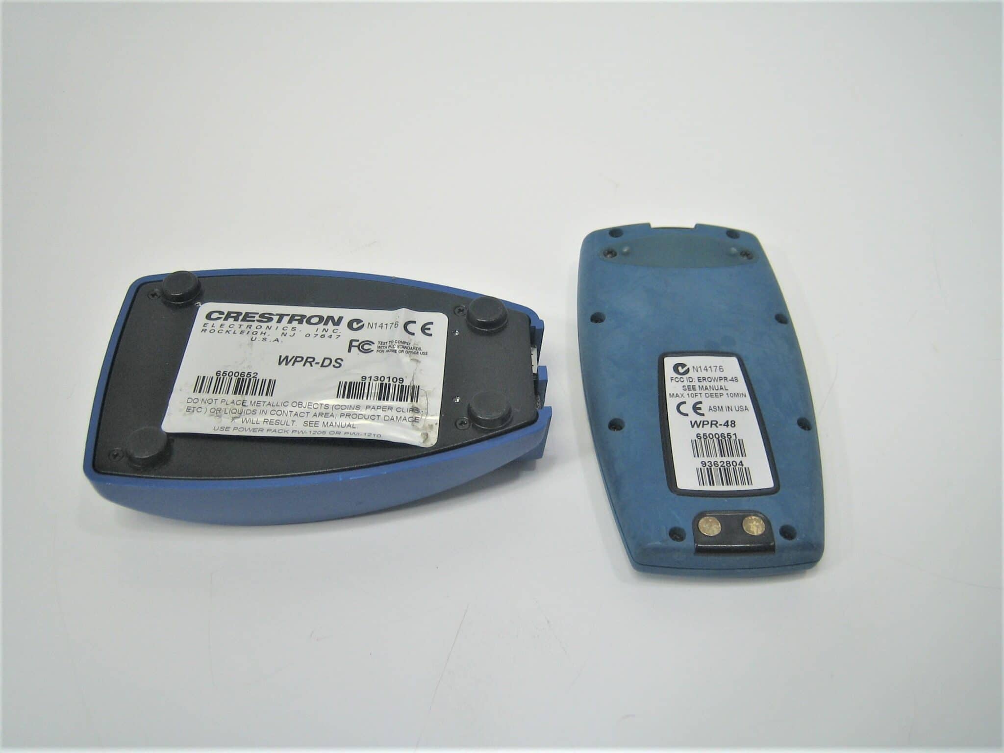 Crestron WPR-48 Waterproof Remote with WPR-DS Docking Station - For ...