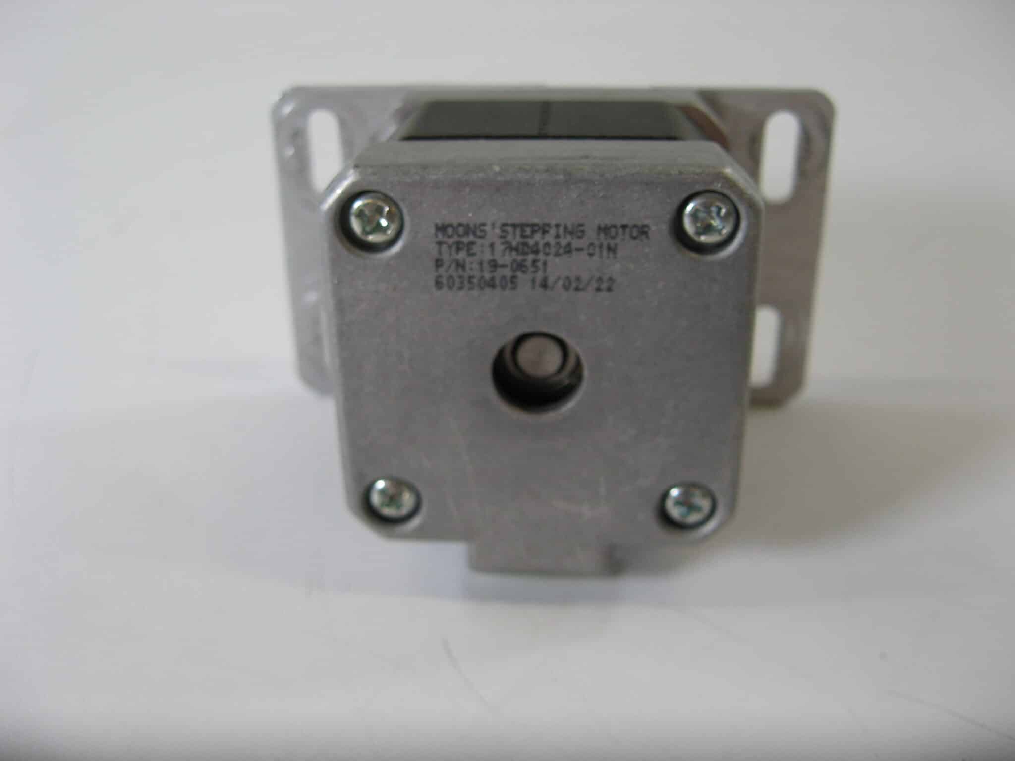 Moons Stepping Motor Type 17hd4024-01n P/N 19-0651 1.8 Degree/Step High ...